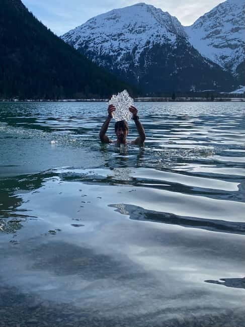 Leave your comfort Zone: Ice bathing in the mountain lake - Key Points