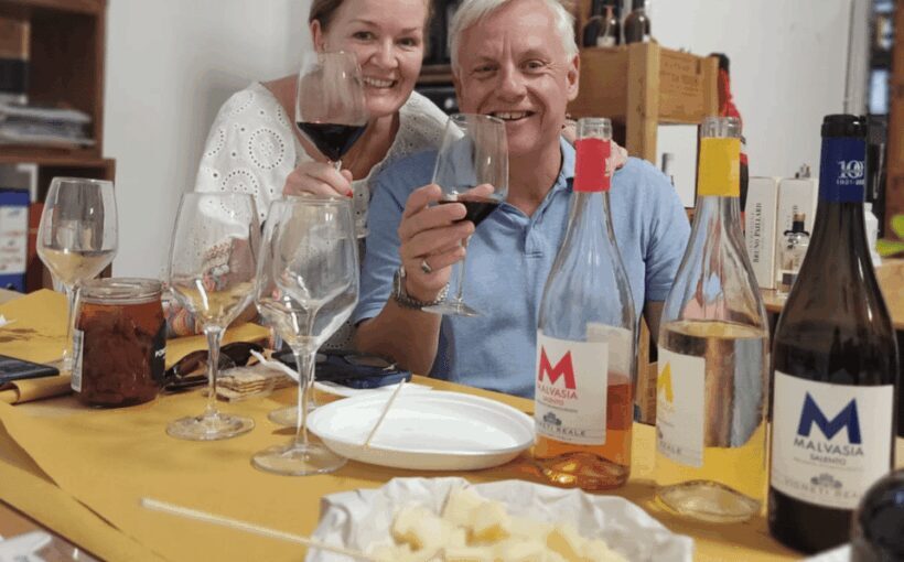 Lecce: Guided Tour & Wine Tasting by Rickshaw - The Sum Up