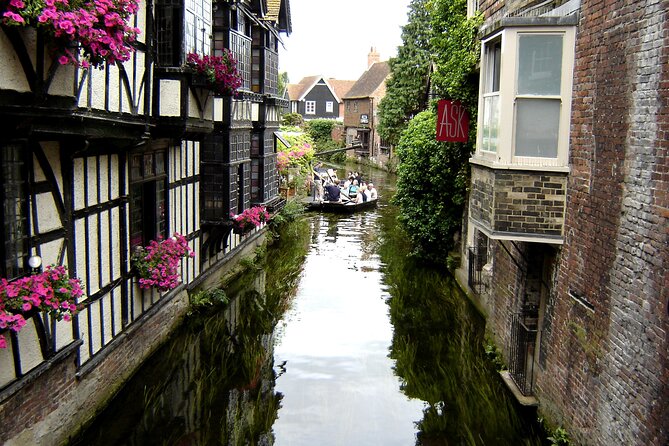 Leeds Castle and Canterbury - Day Tour From Brighton - Tour Guide Experience