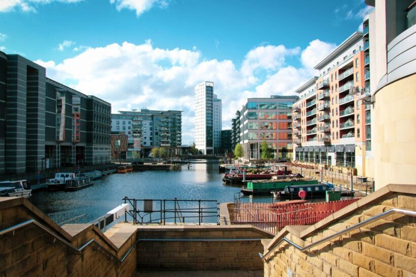 Leeds: Daily Guided City Center Walking Tour (10:30am) - What to Expect on the Tour