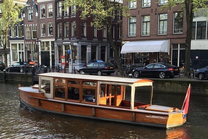 Leemstar Cruise Review: An Unforgettable Experience - The Skilled Skipper and Knowledgeable Guide