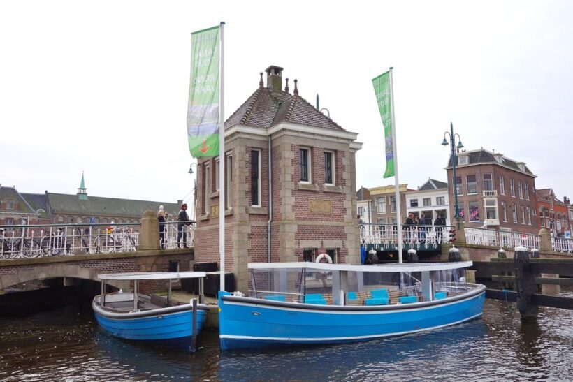 Leiden: Cruise through the Historic City Center with Guide - An Ideal Introduction to Leiden’s Waterways