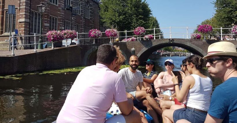 Leiden: Electric Boat Rental - FAQs