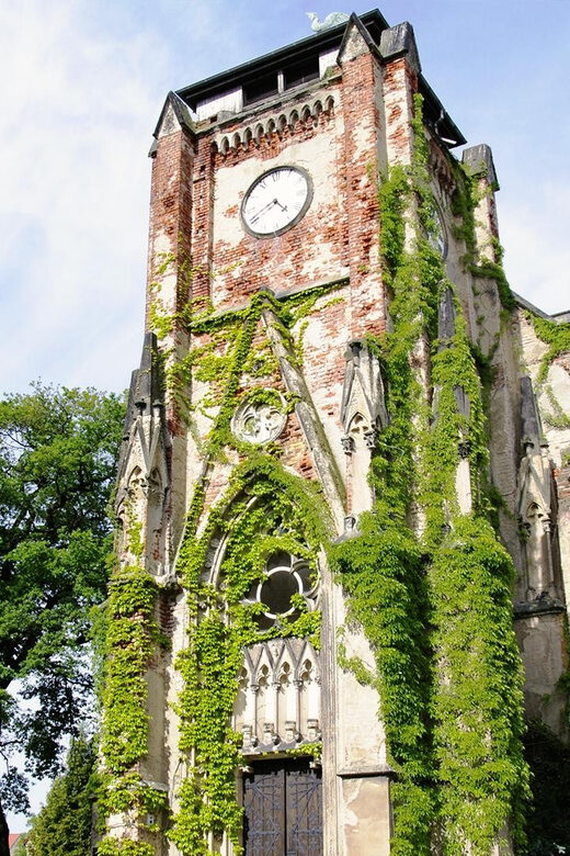 Leipzig: Hop-On-Hop-Off Bus Tour & City Walk - The Sum Up