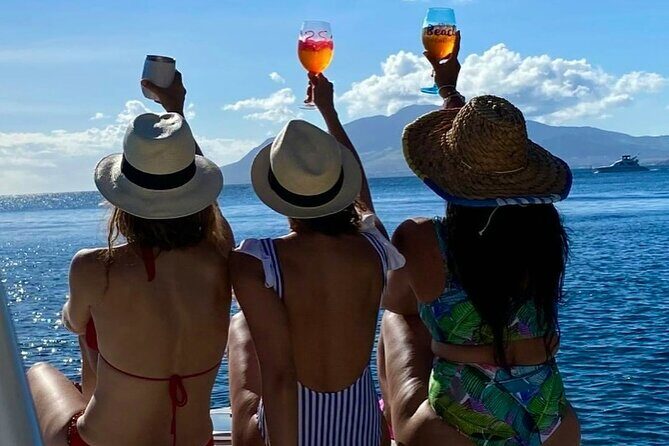 Leisure Full Day Catamaran (Blue, Aqua or LIC) - What You Can Expect from Your Day on the Water