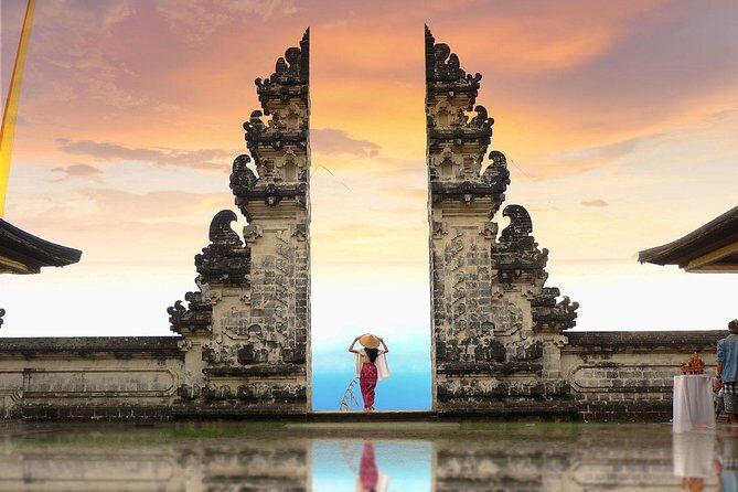 Lempuyang Heaven Gate ,water Palace and Tukad Cepung waterfall Tour - Key Points