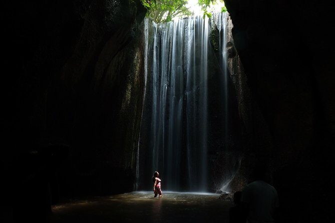 Lempuyang Heaven Gate ,water Palace and Tukad Cepung waterfall Tour - FAQ