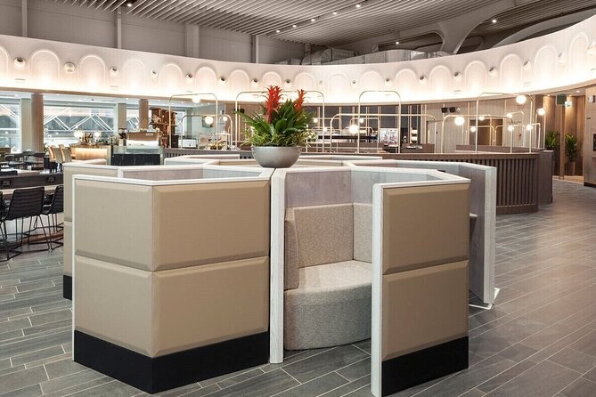 Leonardo Da Vinci Airport Plaza Premium Lounge, Terminal 3 Departures - Dress Code and Minimum Age