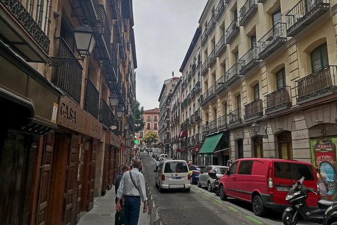 Let's Tapear! The Madrid Tapas Route Walking Audio Tour - The Experience: What You Can Expect