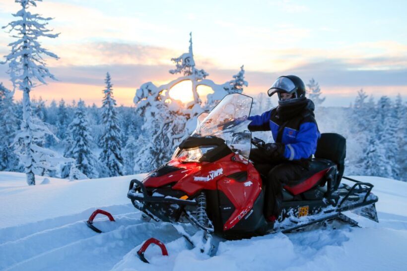 Levi: Snowmobile Safari for Adults - An Authentic Lapland Snowmobile Adventure