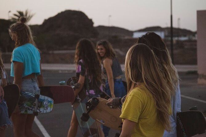 Lezioni di Surf per Beginner e Intermedi (6 persone a istruttore) - FAQ