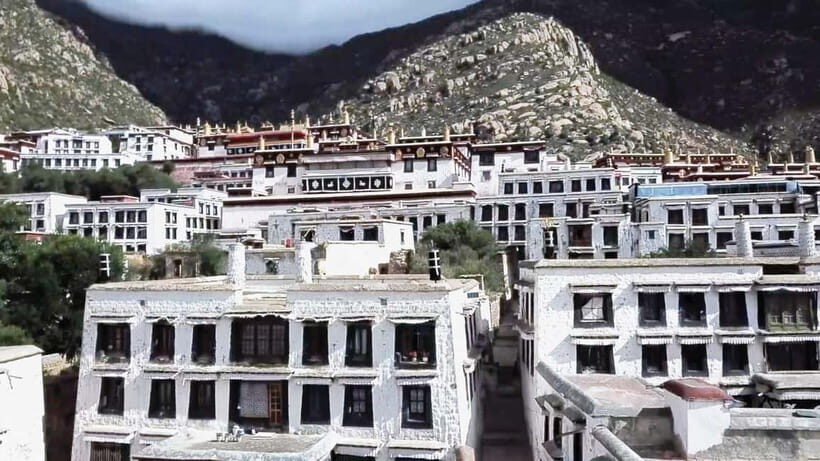 Lhasa: 4-Day Guided Tour with Monasteries and Palaces - Authentic Experiences and Traveler Insights
