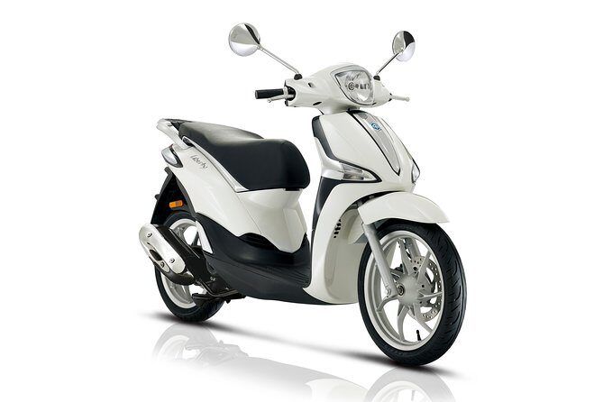 Liberty scooter rental Piaggio 50cc (4T) Paris - An Honest Look at the Scooter Rental Experience