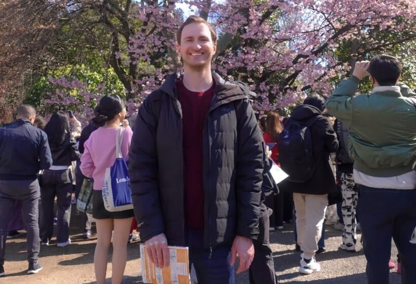 Licensed Guide Shinjuku Dramatic Tour Day Time - Transportation and Duration