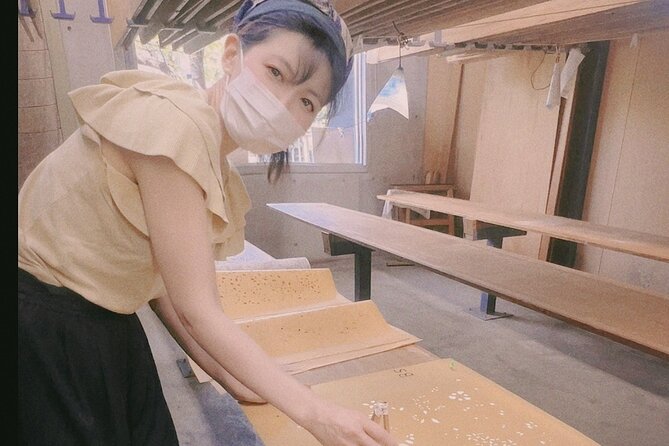 Licensed Guide Tokyo Traditional Dyeing Experience Tour - Accessibility & Participation