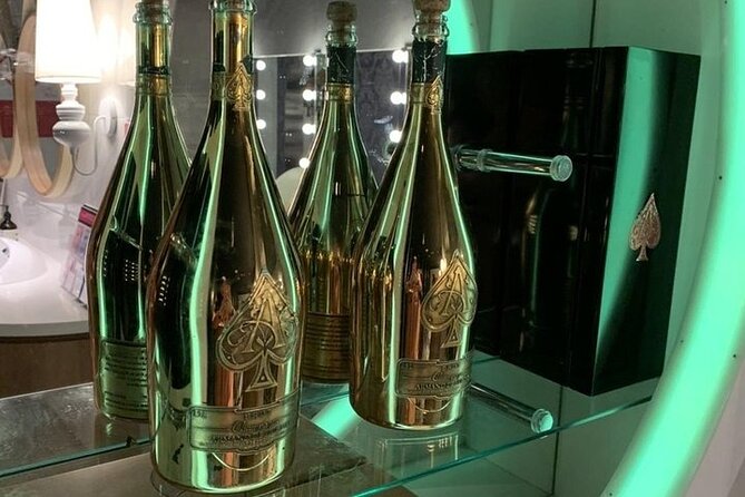 Licensed Guide Walking Tour Featuring Club Warp Shinjuku, Tokyo, Japan - Health and Safety Guidelines