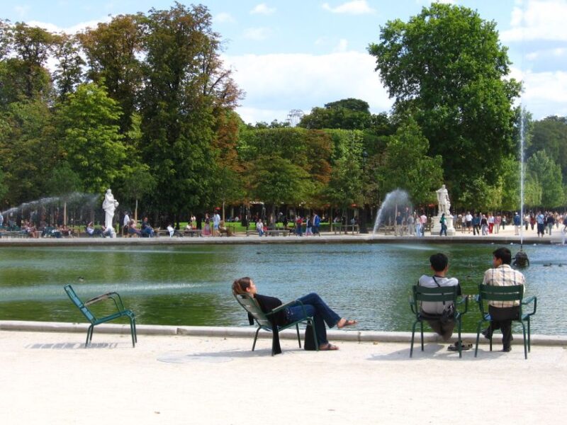 Lifestyle Tour Around the Louvre - Grand Hotels and Jewelers