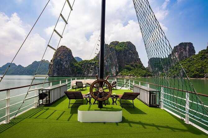 Light Cruise - Luxury Halong Day Cruise ( Limousine - Expressway - Small Group) - Who is it best for?