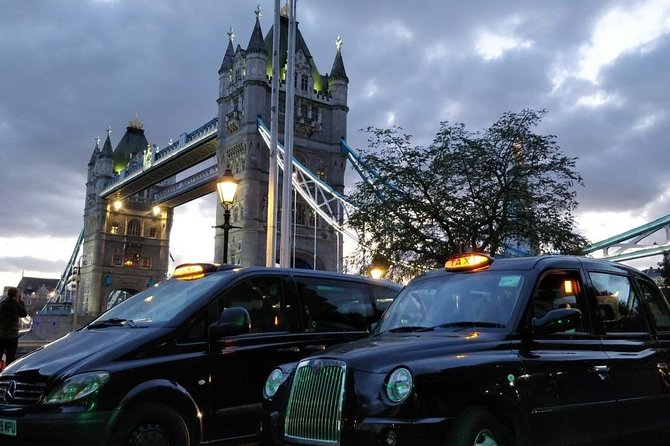 Light Up London: Private 2-Hour Night Tour in a Black Cab - Pricing and Group Size