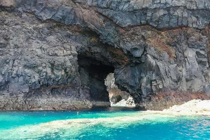 Lighthouse View 3 (Cais Do Sardinha, Lighthouse and Return to Cais Do Sardinha) - Reviews and Recommendations