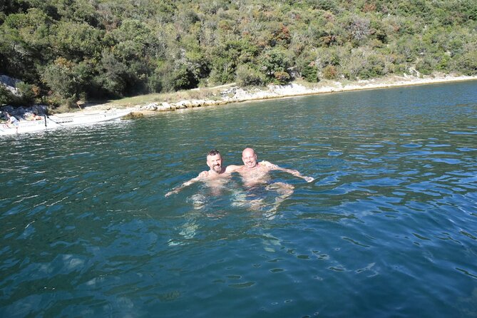 Lim Bay Outrigger Canoe Tour - Tour Equipment and Capacity