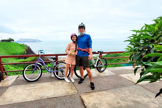 Lima Bike Tour in Miraflores & Barranco - Shared Small Group - Exploring the Neighborhoods of Miraflores and Barranco