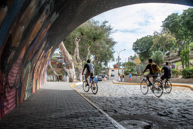 Lima Bike Tour Miraflores - Barranco + Huaca Pucllana! - Enjoying the Lima Bike Tour