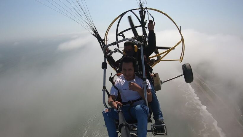 Lima: Paragliding Flight Over Costa Verde Districts - Key Points