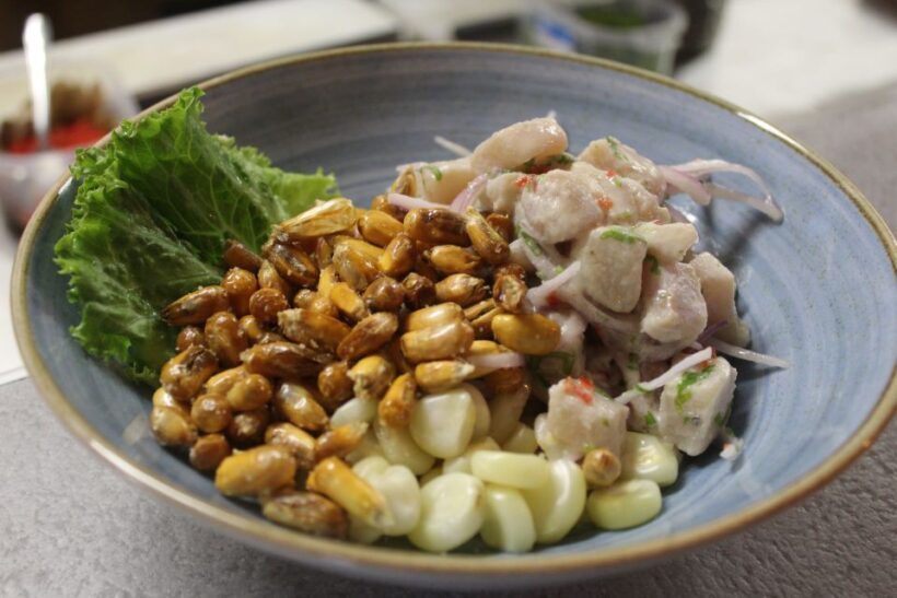 Lima: Sightseeing Bike Tour with Food and Drink Tastings - Key Points