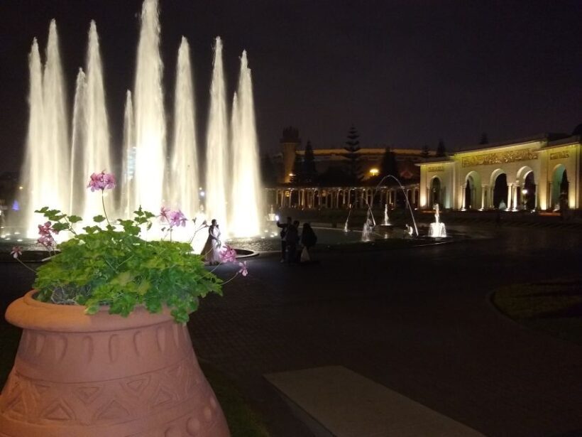 Lima: Water Magic Circuit, Downtown and Catacombs Night Tour - Key Points