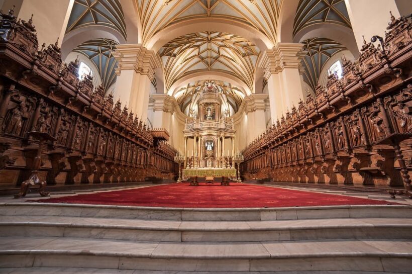 Lima's Vibrant Heritage: Exploring the City's Landmarks - An In-Depth Look at the Tour