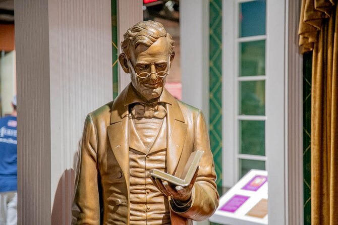 Lincoln Assassination Tour With Fords Theatre and Petersen House - Meeting and Accessibility Details