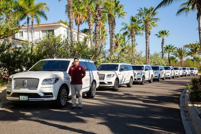 Lincoln Navigator Roundtrip Private Luxury Transportation - Key Points