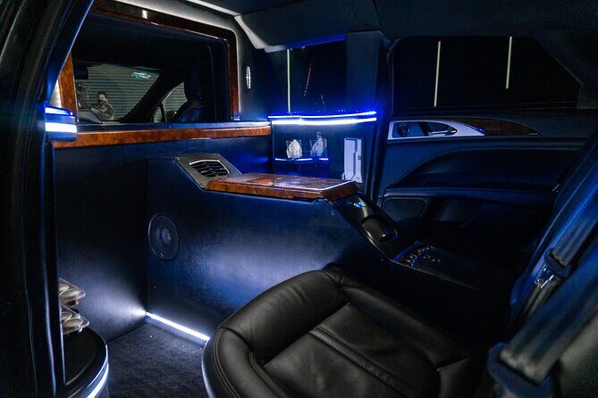 Lincoln Stretch limo from Cancun Hotel Zone to Cancun Airport - The Experience in Detail