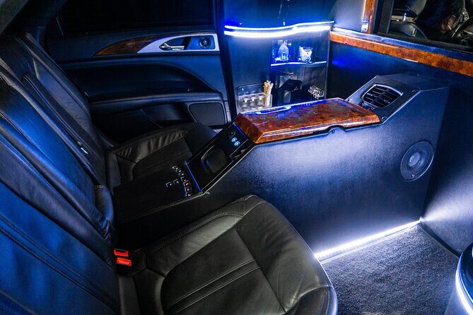 Lincoln Stretch limo from Cancun Hotel Zone to Cancun Airport - FAQ