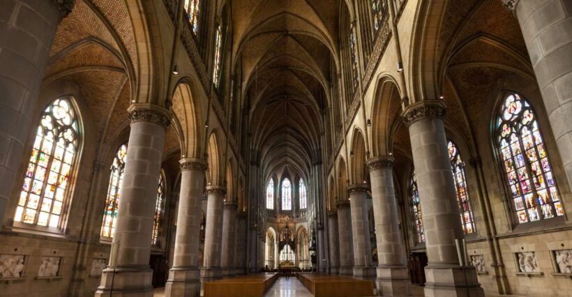 Linz: Churches & Old Town Private Guided Tour - Key Points