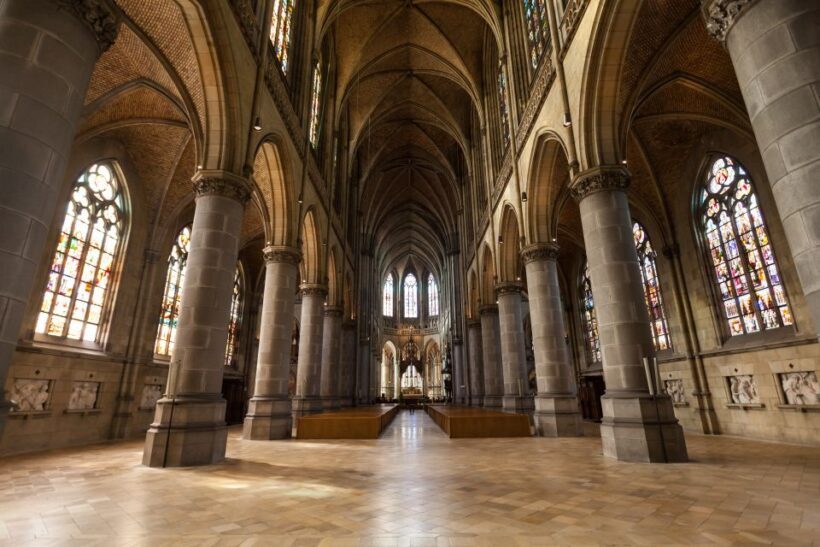 Linz: Churches & Old Town Private Guided Tour - Discovering Linz’s Old Town and its Architectural Gems