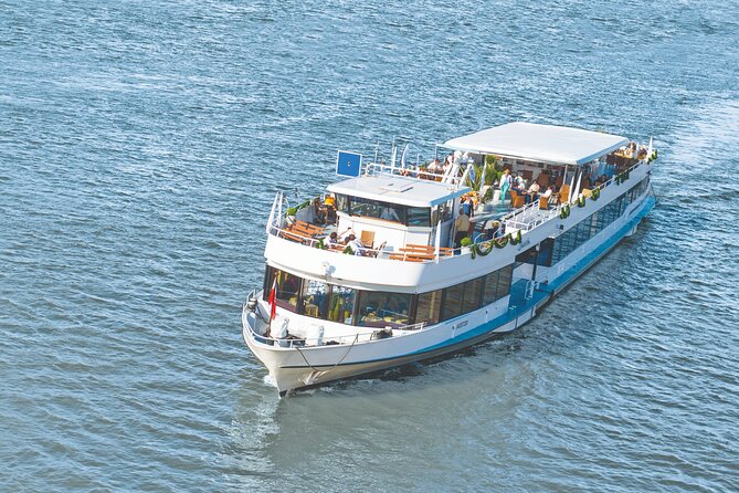 Linz harbour tour by boat - Key Points