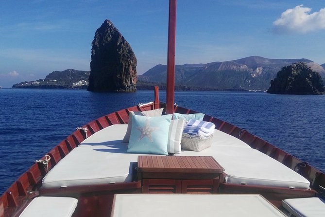 Lipari and Vulcano Private Boat Tour (7 Hours) - Key Points