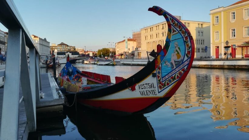 Lisboa: One-way to Porto, stops in Obidos, Nazare and Aveiro - Key Points