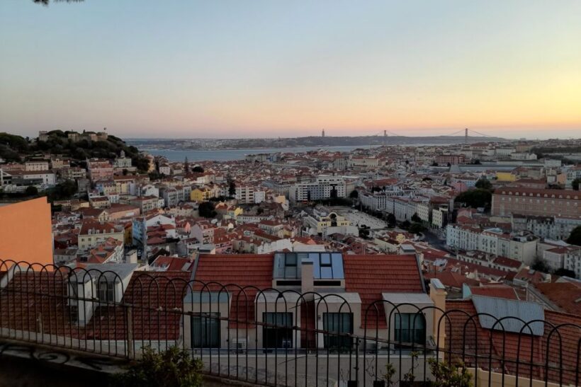 Lisbon: 1,5 Hours Historical Tuk Tour for Two Persons. - Who Should Consider This Tour?