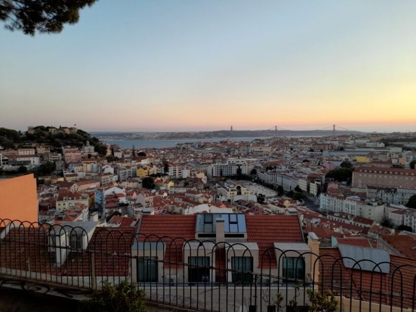 Lisbon: 2 hours Private City Highlights Tuk-Tuk Tour for two - An In-Depth Look at the Tour Experience