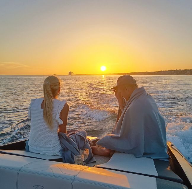 Lisbon: 2H Sunset Boat Cruise Tour with Drinks - Ending the Cruise