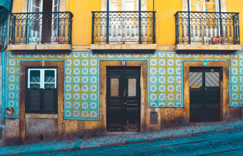 Lisbon: 4-Hour Walking Tour - Deep Dive Into the Stops
