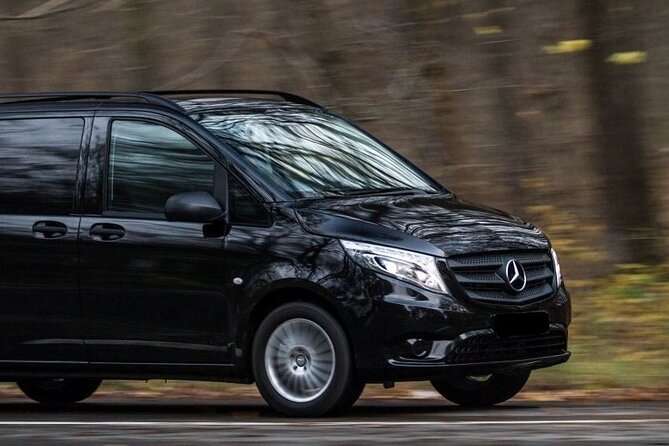 Lisbon Airport Transfer to Sintra or Cascais - The Experience of Traveling with SWINGO by Avenidas