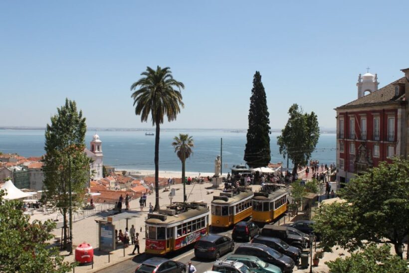 Lisbon: Alfama and São Jorge Castle Quarters Walking Tour - Practical Considerations