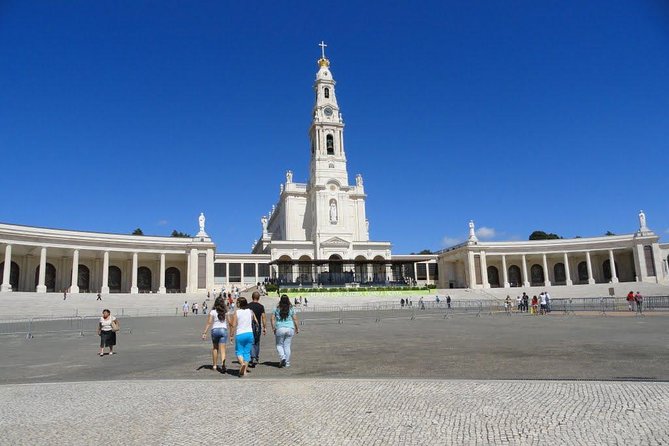 Lisbon and Fátima Sanctuary Private Tour - Transportation and Duration
