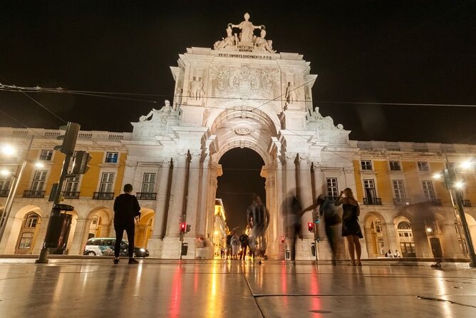 Lisbon: Authentic Fado Show, Dinner and Night Tour - Guided City Tour