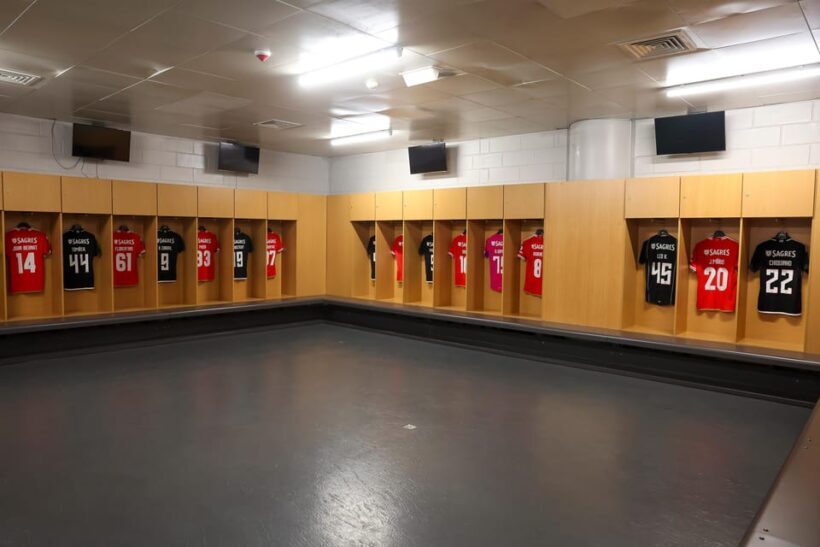 Lisbon: Benfica Luz Stadium Tour with Souvenir Scarf - Key Points