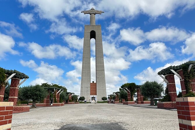 Lisbon best city highlights Private tour - What Sets This Tour Apart?